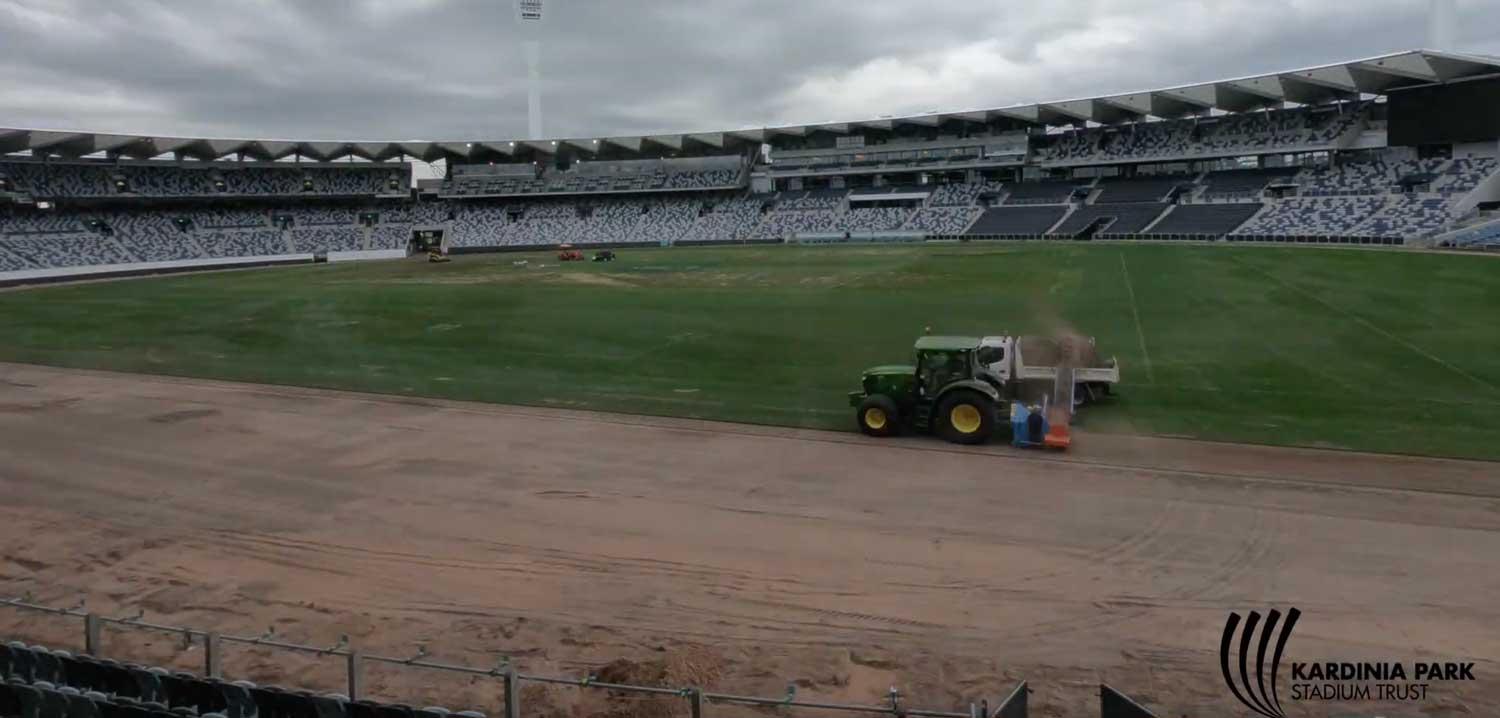 GMHBA Stadium turf installation timelapse | Stadia Magazine